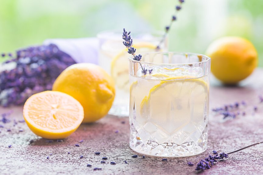 Refreshing Homemade Lemonade – The Cottagecore Life
